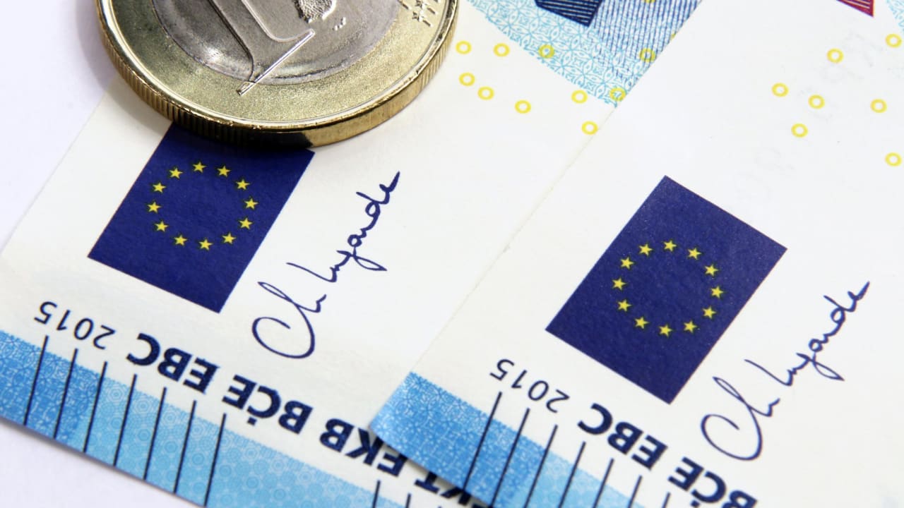 BCE : Lagarde se dit consciente du risque de baisser les taux « trop tard